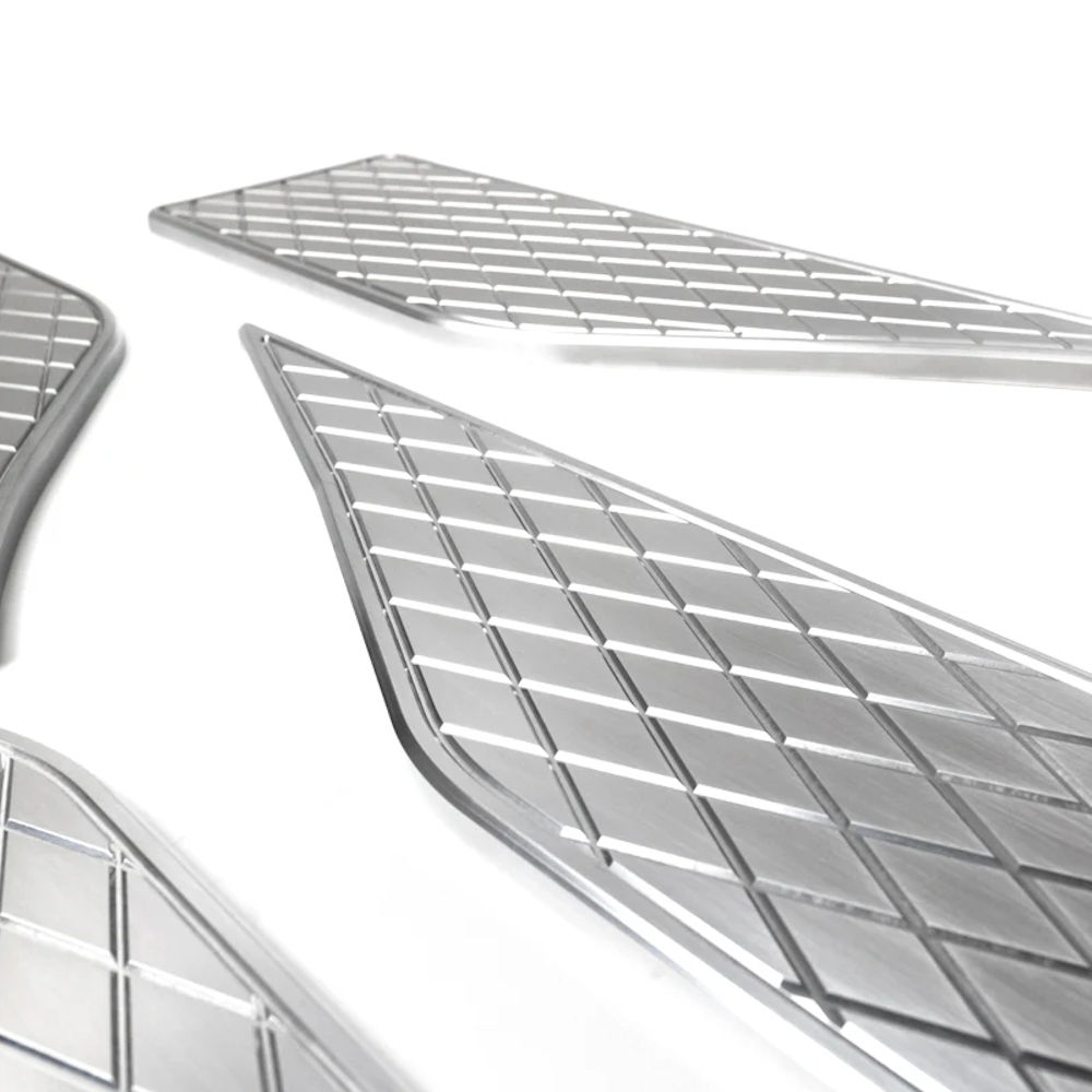 LG Billet Bed Step Plates silver for 1988-98 C/K Trucks