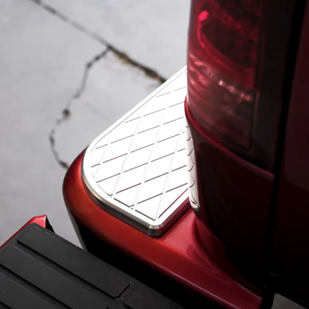 LG Billet Bed Step Plates silver for 1988-98 C/K Trucks