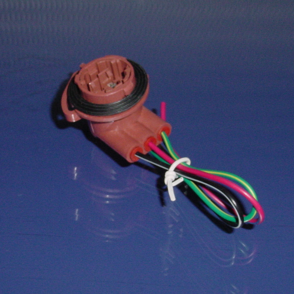 Light Bulb Socket and Wiring Harness for Type 3157 (T25 Socket)