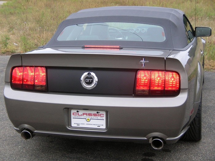 CDC Rear Spoiler (w/emblem) for 2005-2009 Ford Mustang